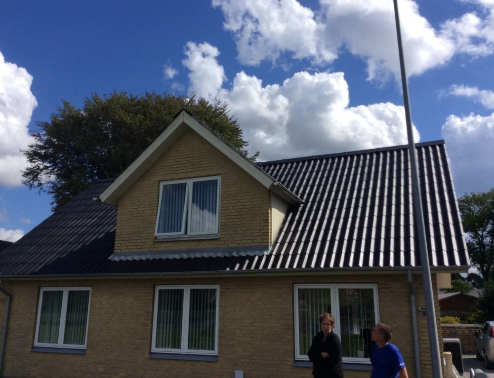 Renovering af B7 eternit plader i Hvalsø» Jydsk Tagteknik