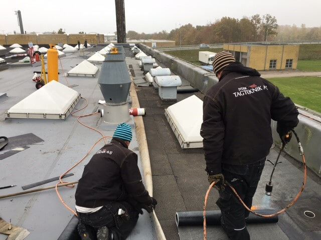 Montering af nye tagrender - Jydsk Tagteknik