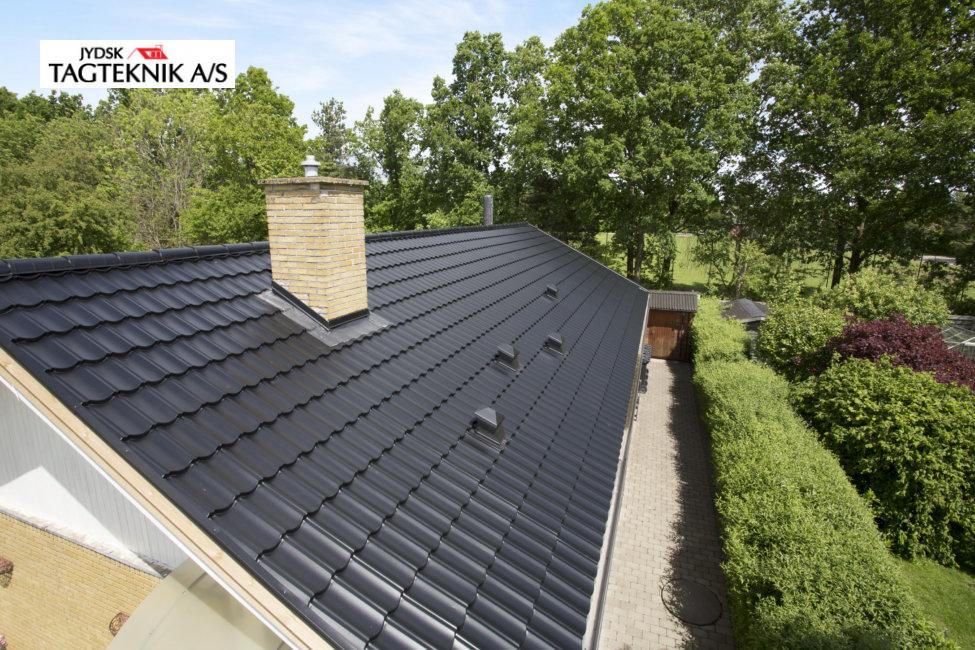 Flot Decra Elegance tag på parcelhus i Ishøj - Jydsk Tagteknik