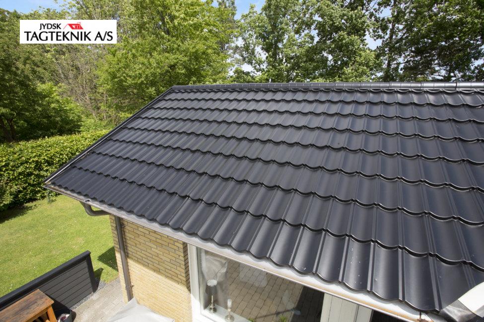 Flot Decra Elegance tag på parcelhus i Ishøj - Jydsk Tagteknik
