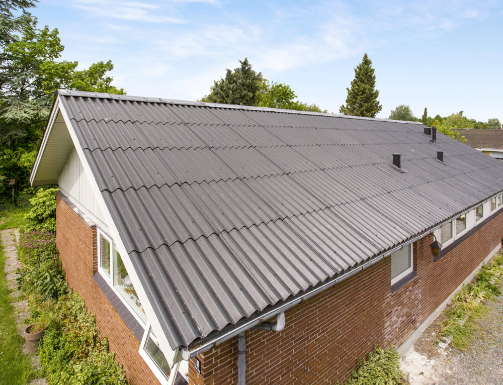 Renovering af B7 eternit plader i Hvalsø – Jydsk Tagteknik